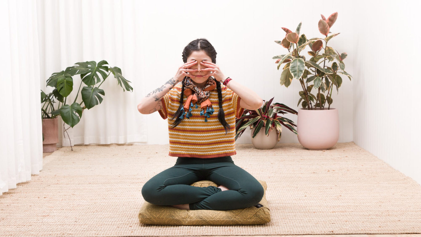 Brahmari (Humming bee breath) – Calm Buddhi