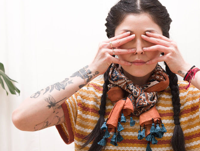 Brahmari (Humming bee breath) – Calm Buddhi